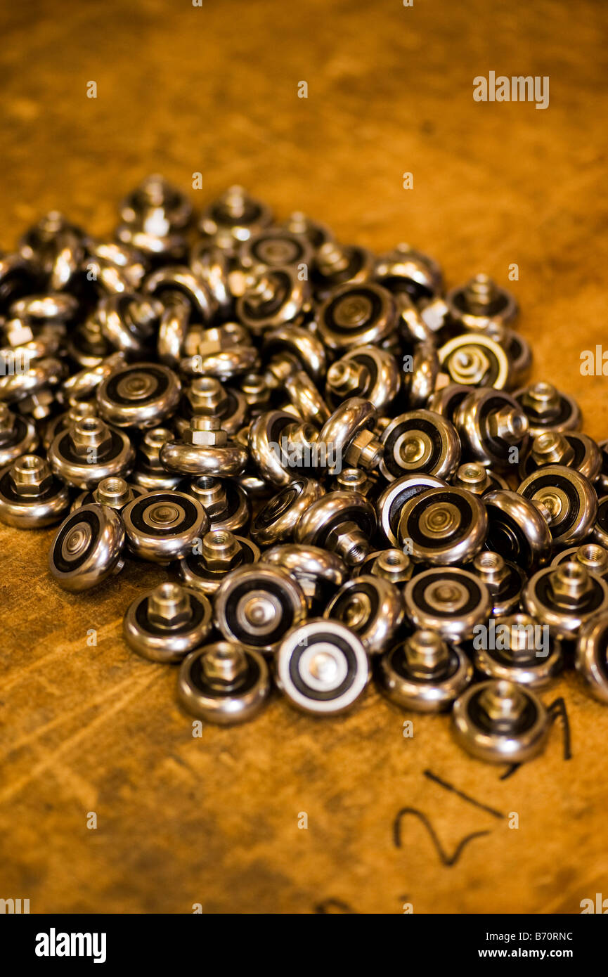 Bearing metal hi-res stock photography and images - Alamy