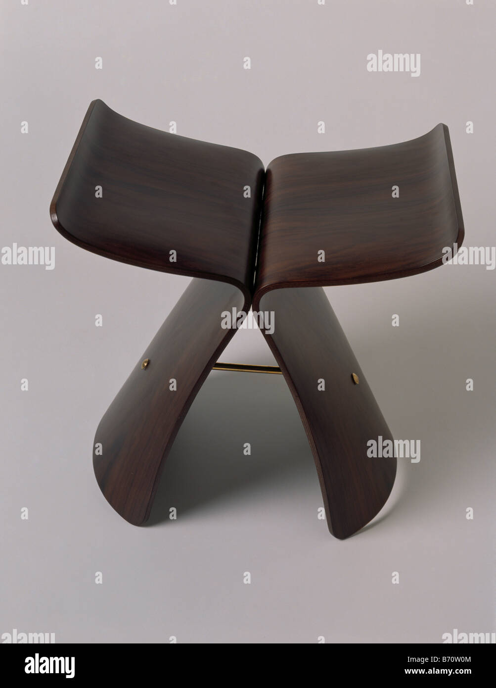 Sori yanagi butterfly stool hi-res stock photography and images - Alamy