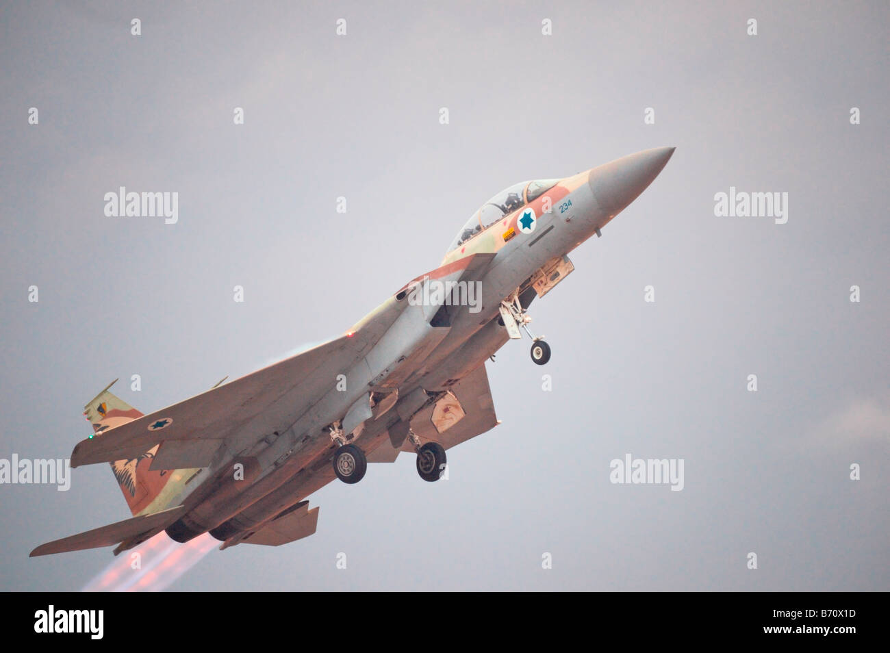 A Israeli F-15I (Raam) multirole fighter/interceptor takes off with ...