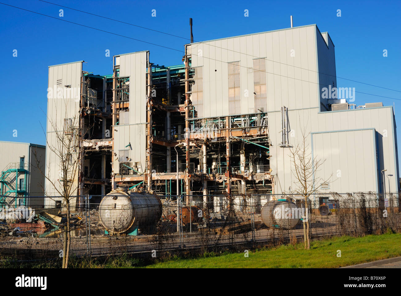 Chemical plant being dismantled and demolished in Widnes, Cheshire ...