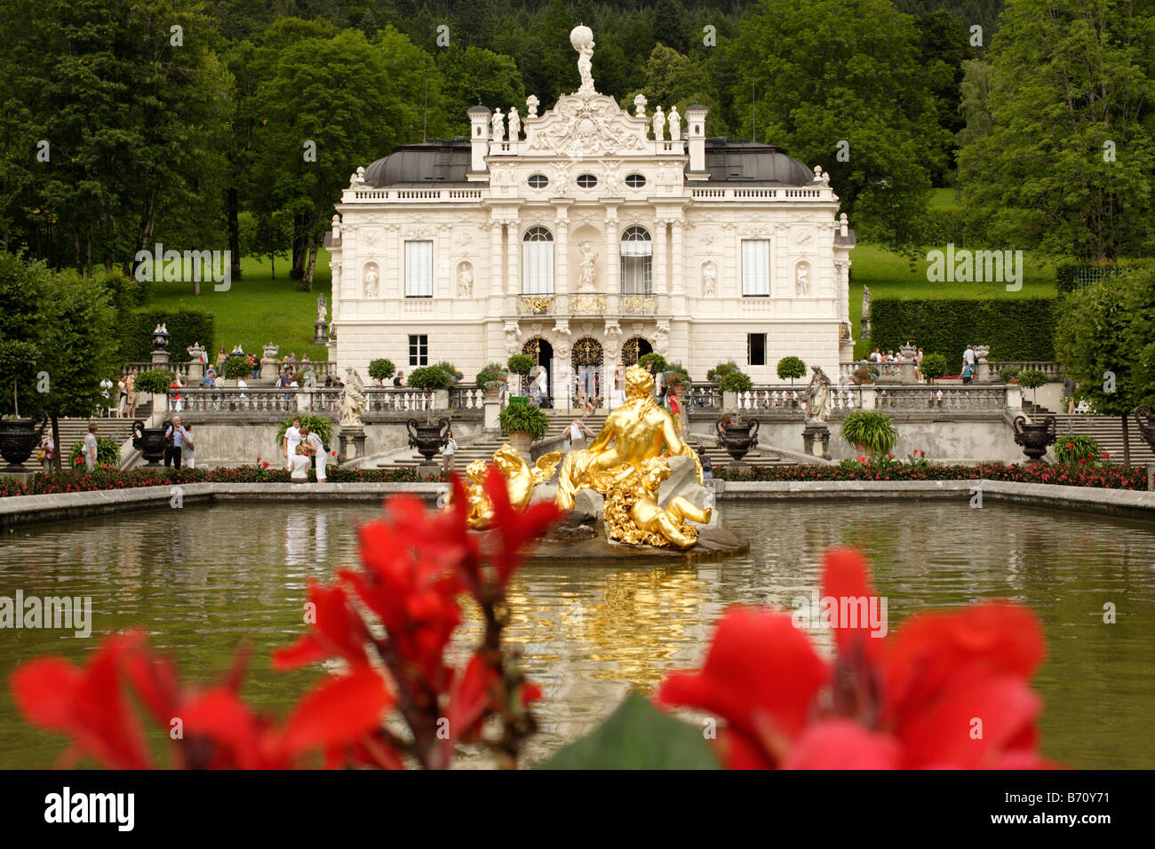 Schloss linderhof schloss linderhof hi-res stock photography and images ...