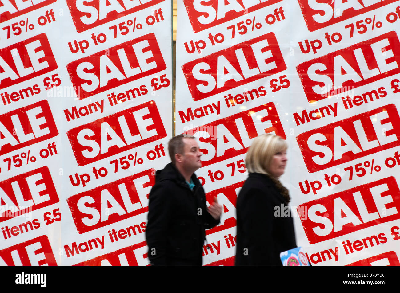 Shop price reduction hi-res stock photography and images - Alamy