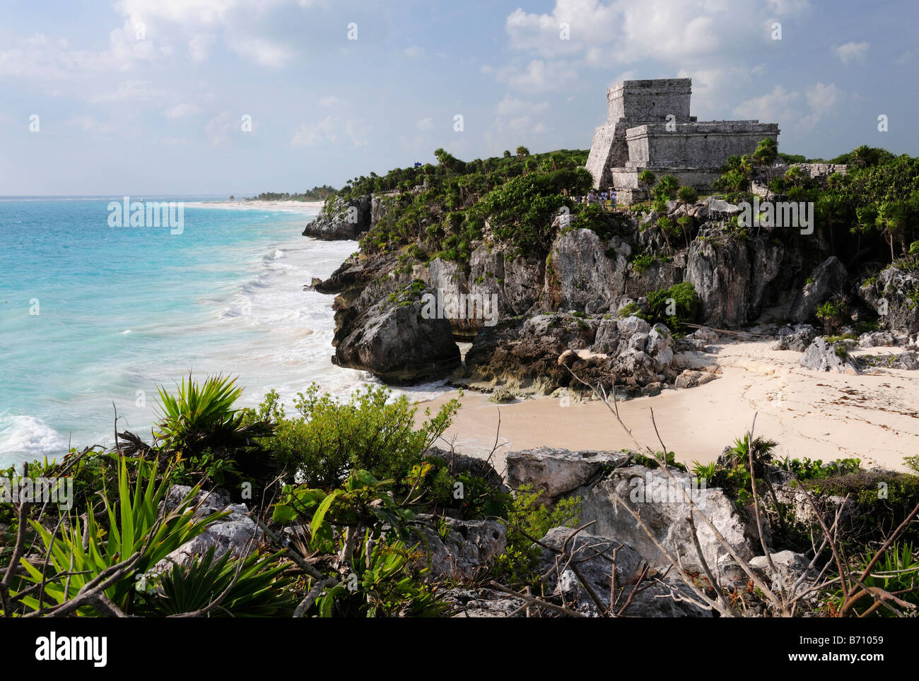 Beach by mayan ruins tulum hi-res stock photography and images - Alamy