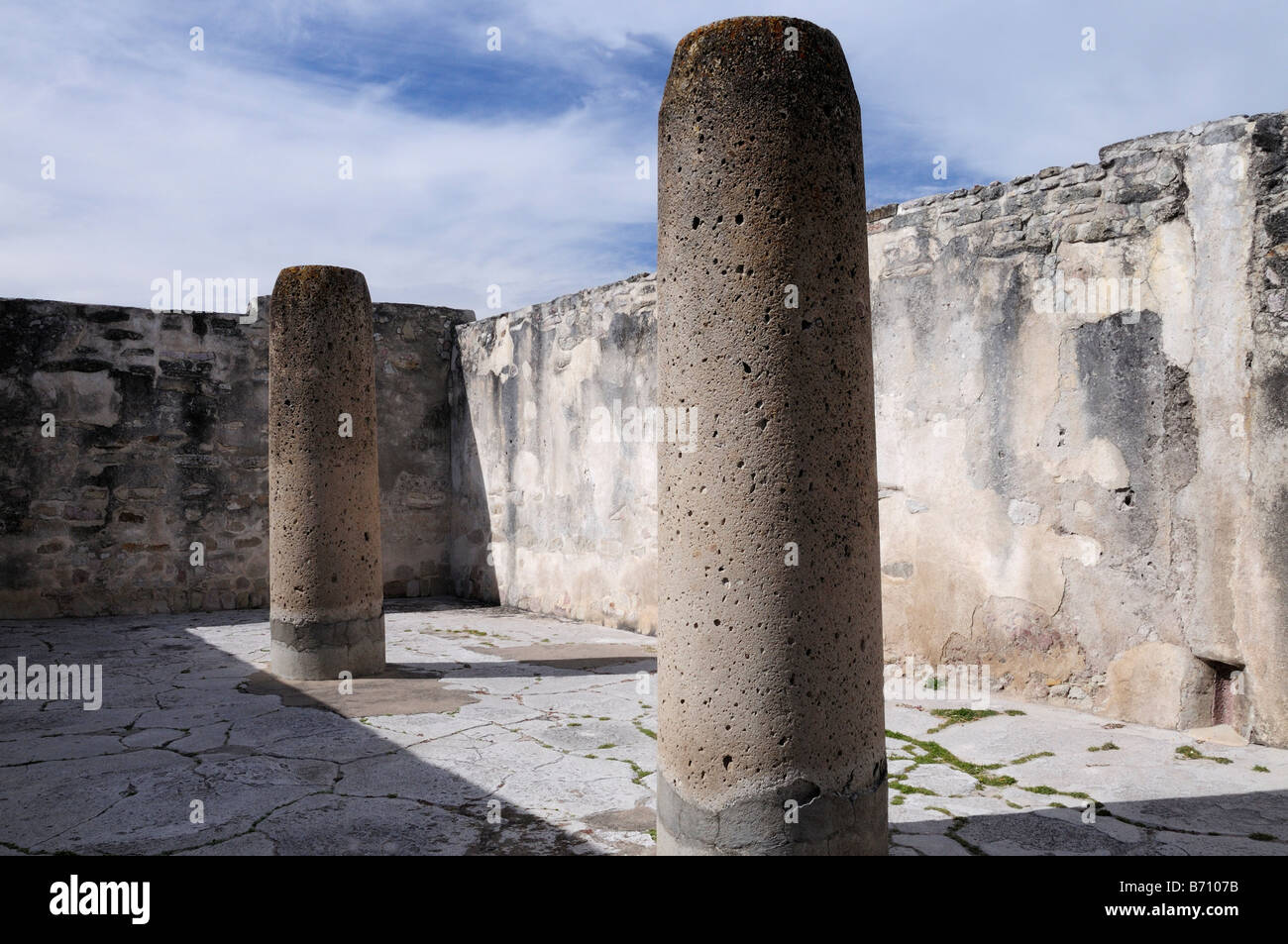 Mitla columns hi-res stock photography and images - Alamy