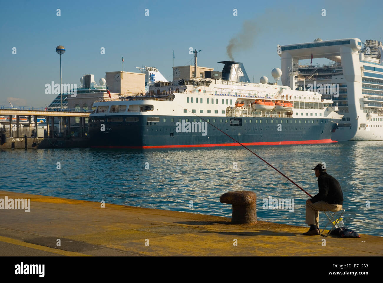 Fisherman of naples hi-res stock photography and images - Alamy