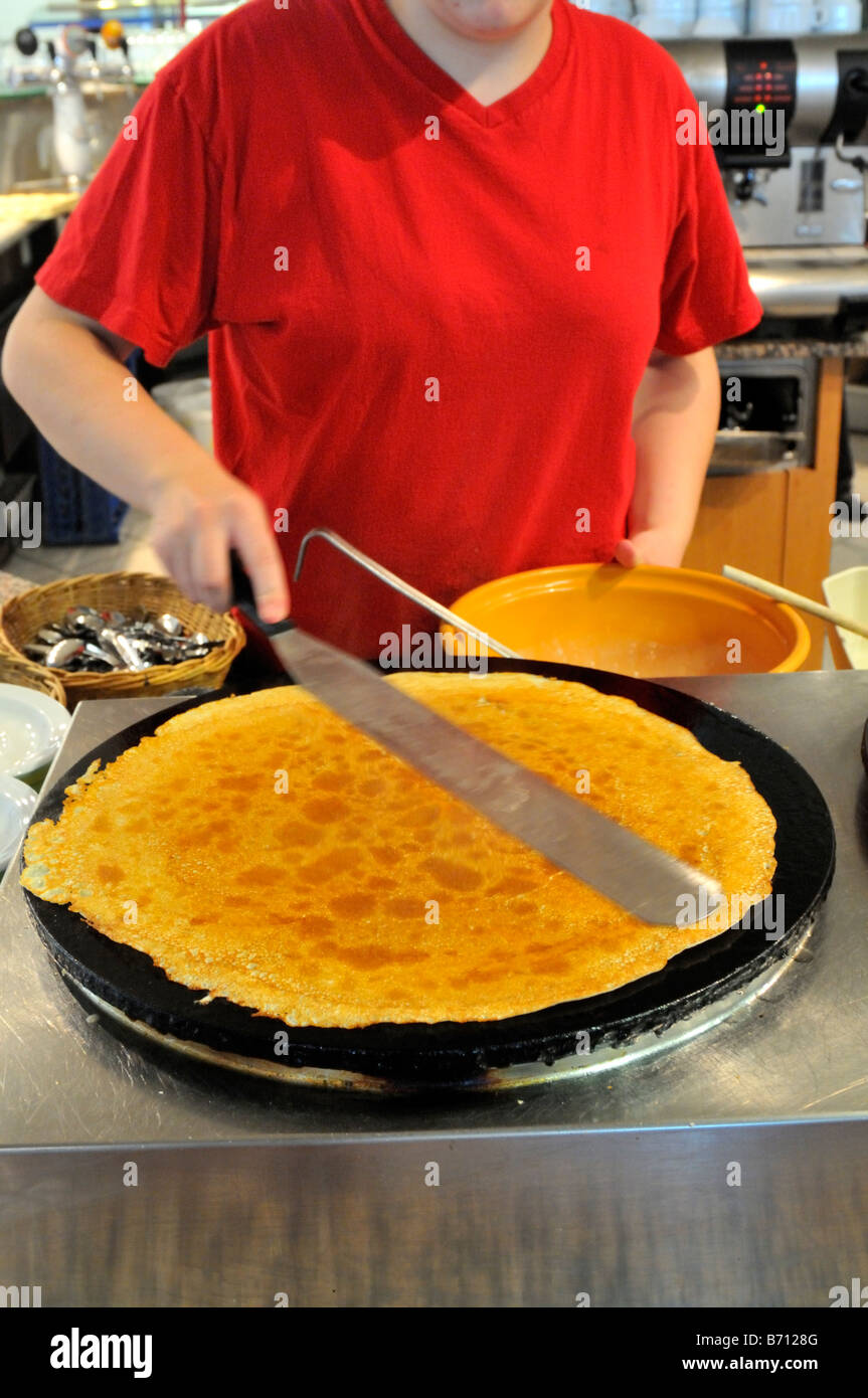 French crepe making sequence 5 of 9 Stock Photo - Alamy