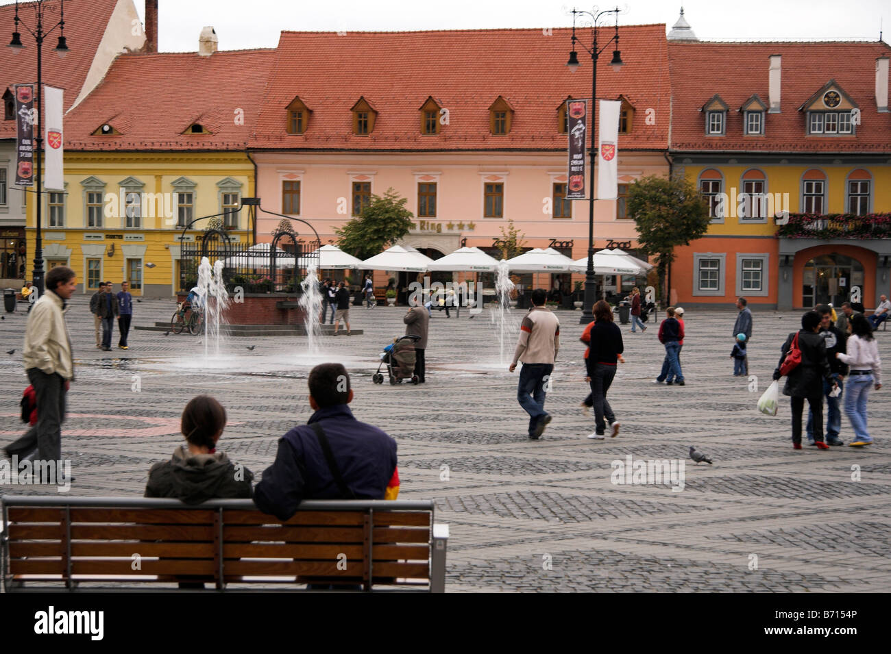 Piata mare big square romania hi-res stock photography and images - Alamy