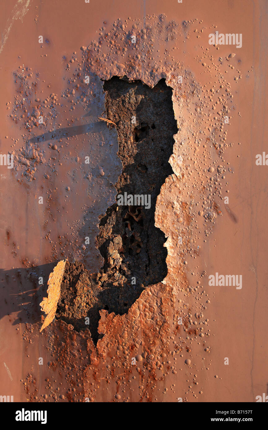 Rusting sheet metal hi-res stock photography and images - Alamy