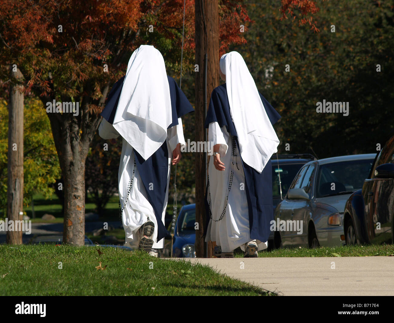 Nun in traditional habit hi-res stock photography and images - Alamy