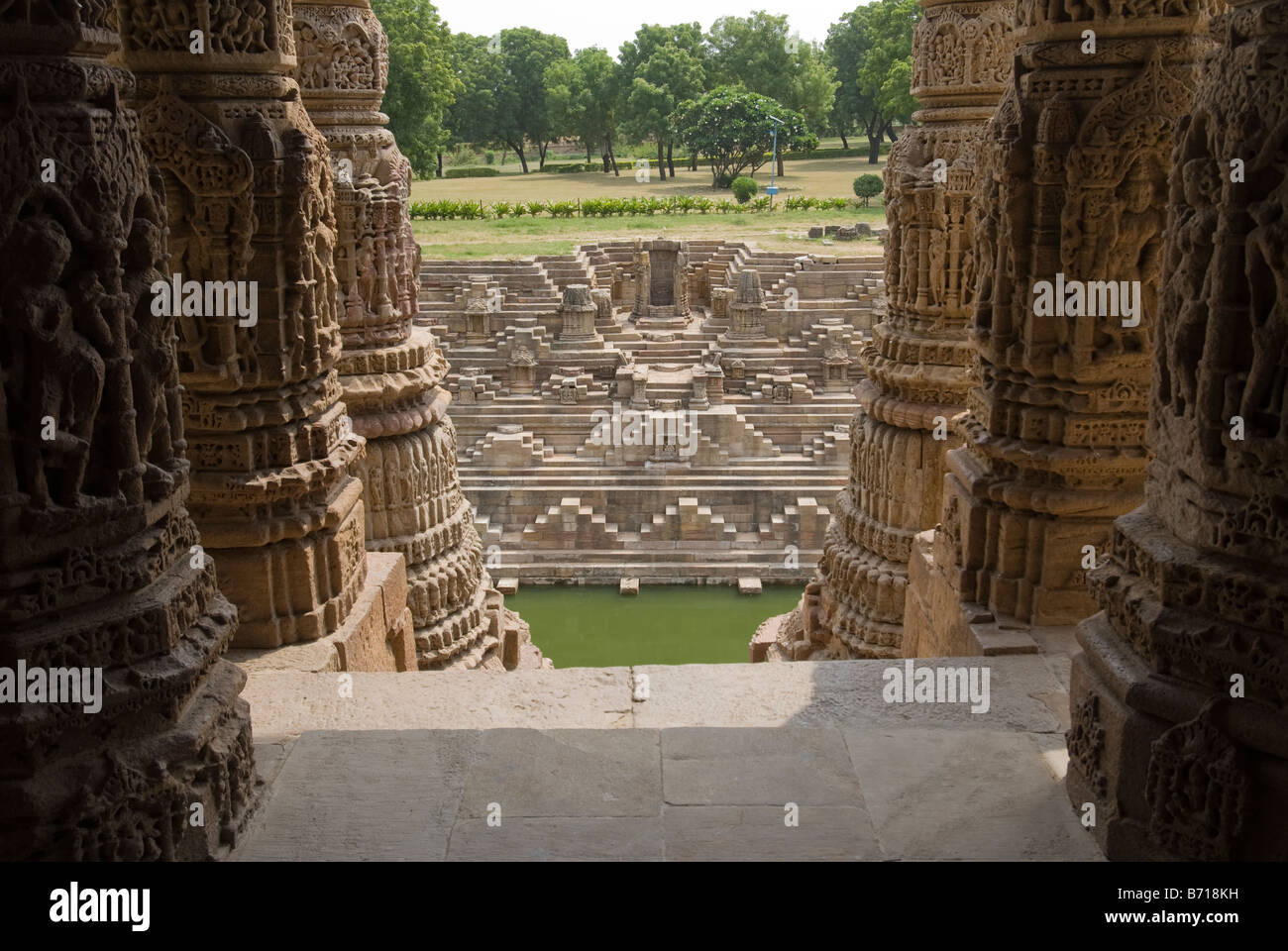 SUN TEMPLE IN MODHERA, GUJARATH Stock Photo - Alamy
