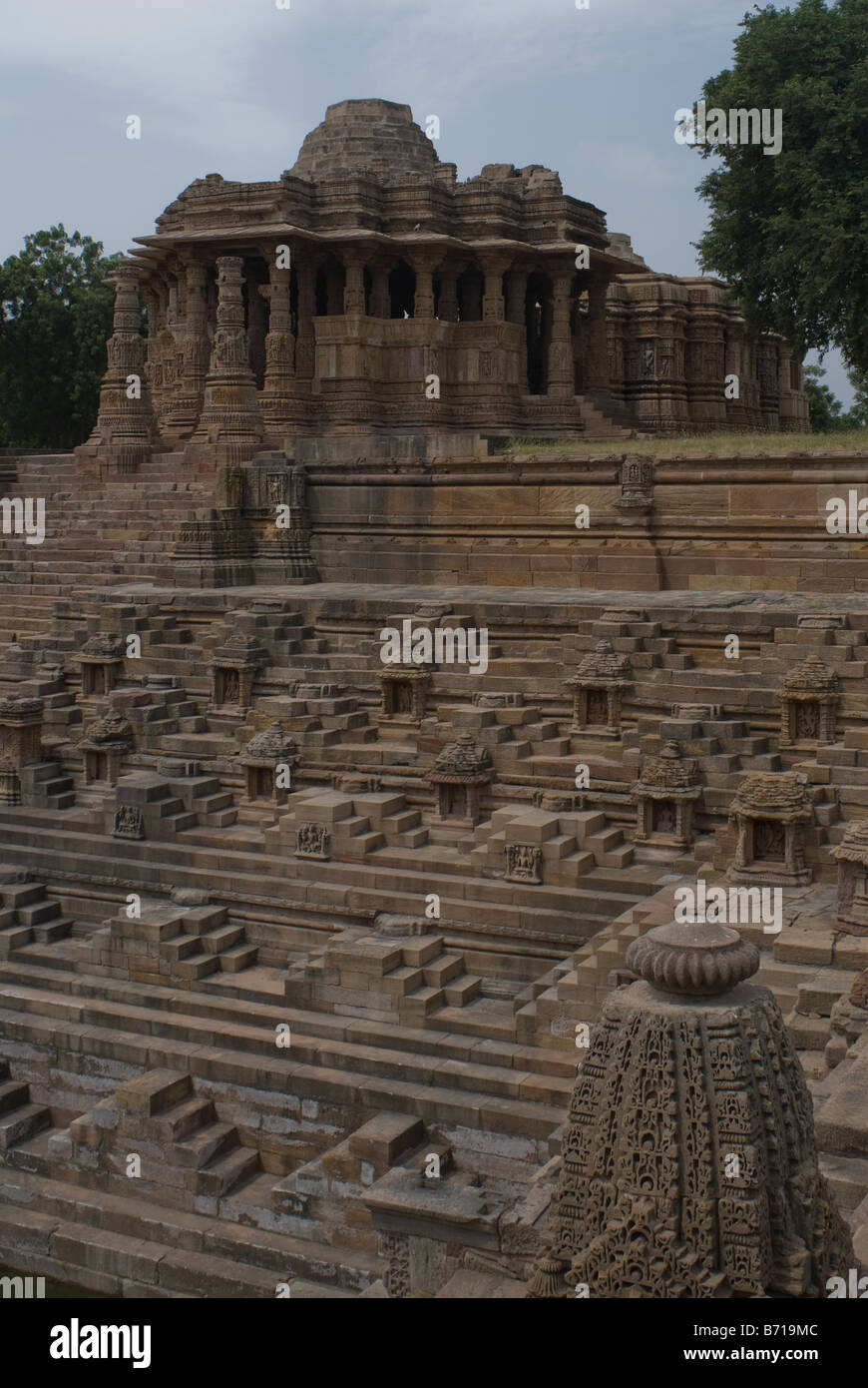 SUN TEMPLE IN MODHERA, GUJARATH Stock Photo - Alamy