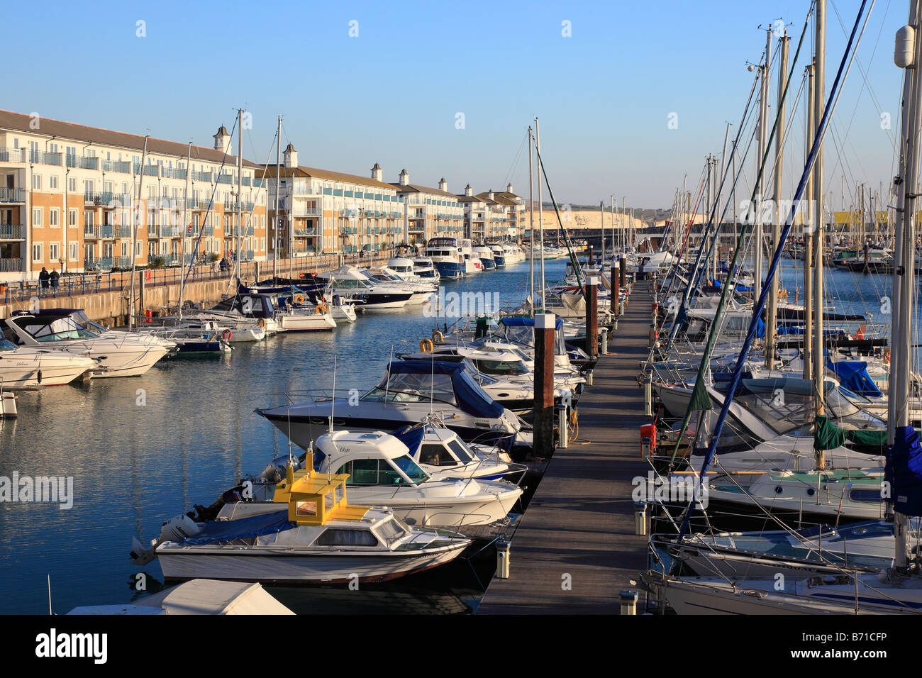 Brighton marina hi-res stock photography and images - Alamy