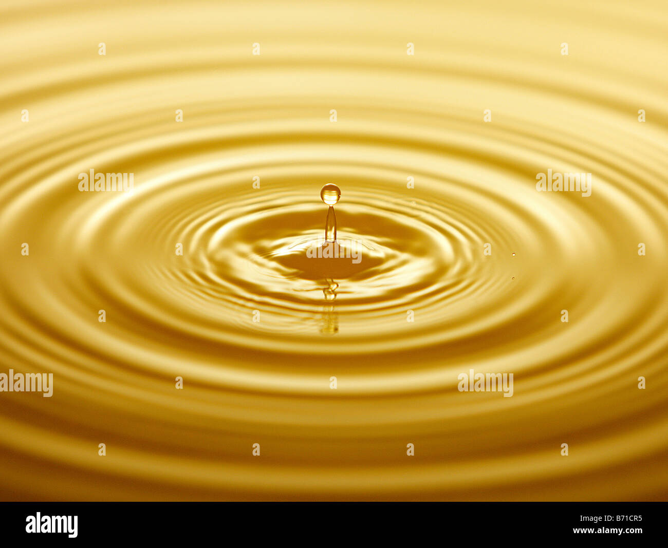 Water Ripple Drip Stock Photo - Alamy