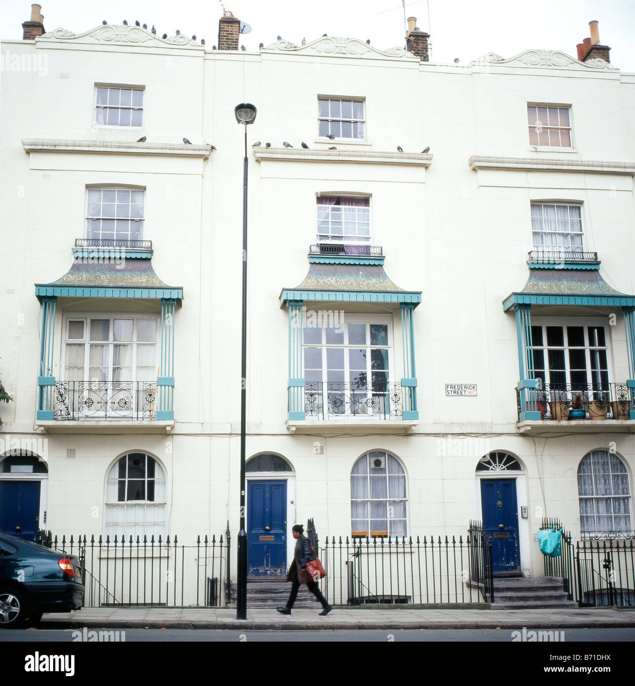 White terraced housing hi-res stock photography and images - Alamy