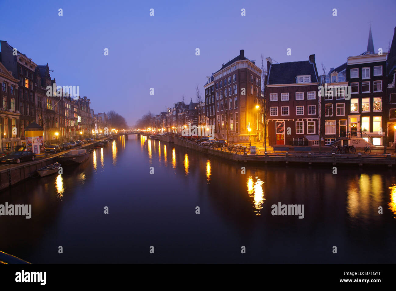 Amsterdam night canal bridge hi-res stock photography and images - Alamy