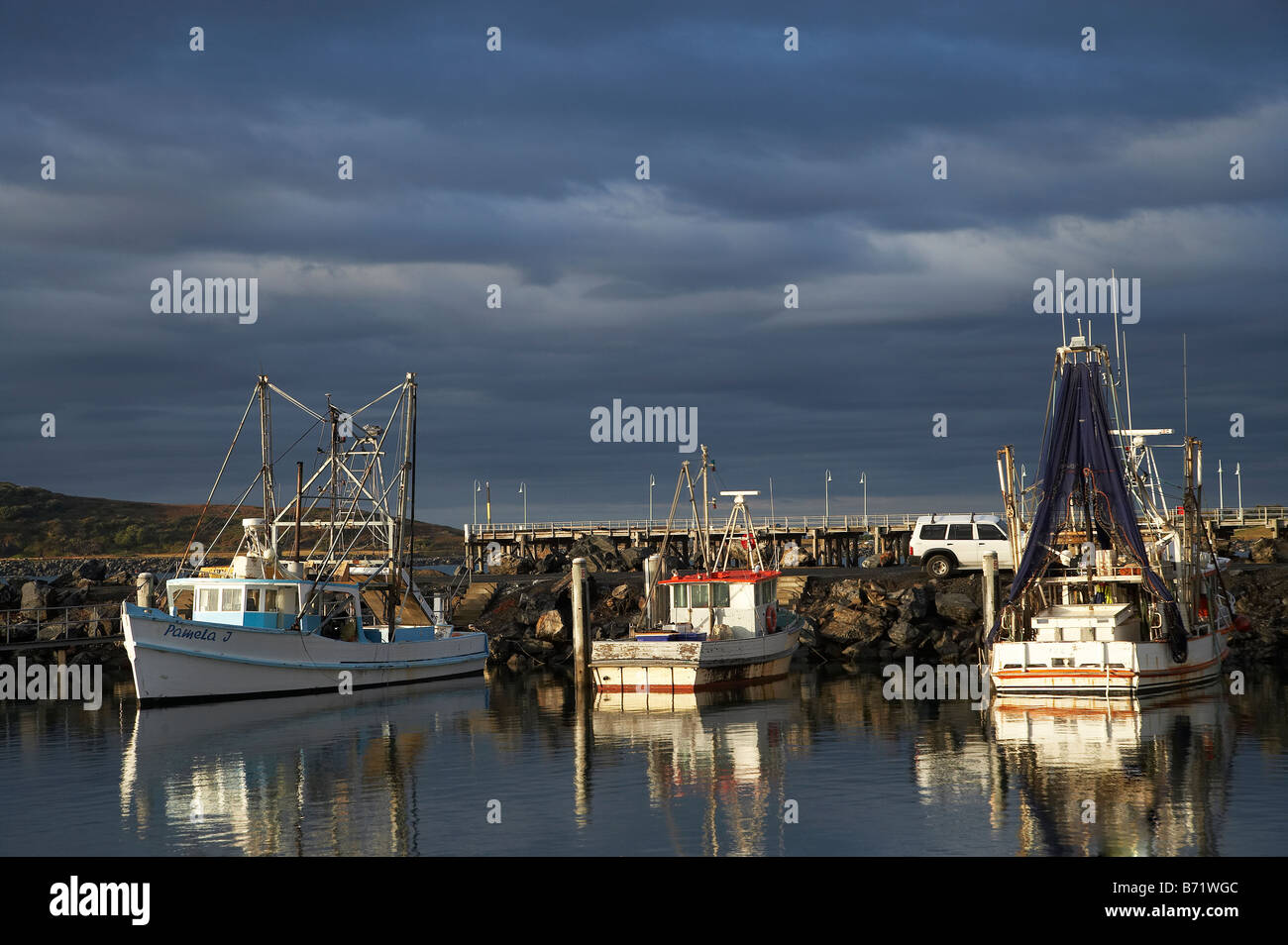 Hulls fishing fleet hi-res stock photography and images - Alamy