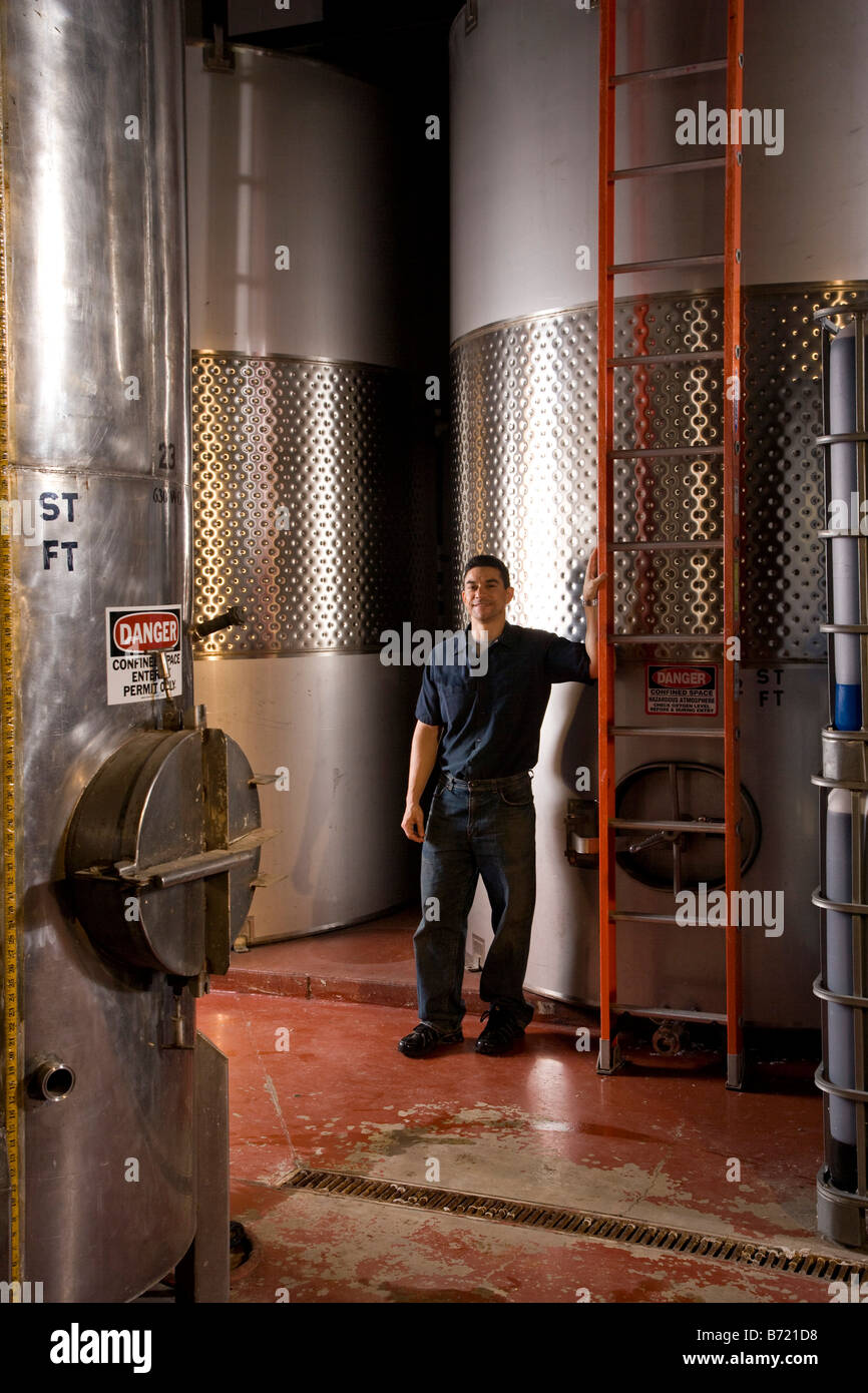 Diverse workers manufacturing floor hi-res stock photography and images ...