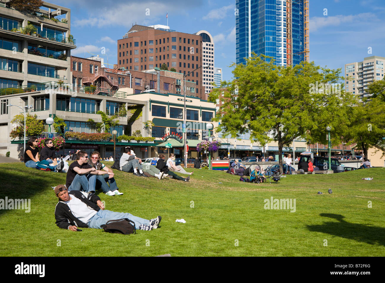 Seattle residents enjoying a rare day of sunshine Stock Photo - Alamy