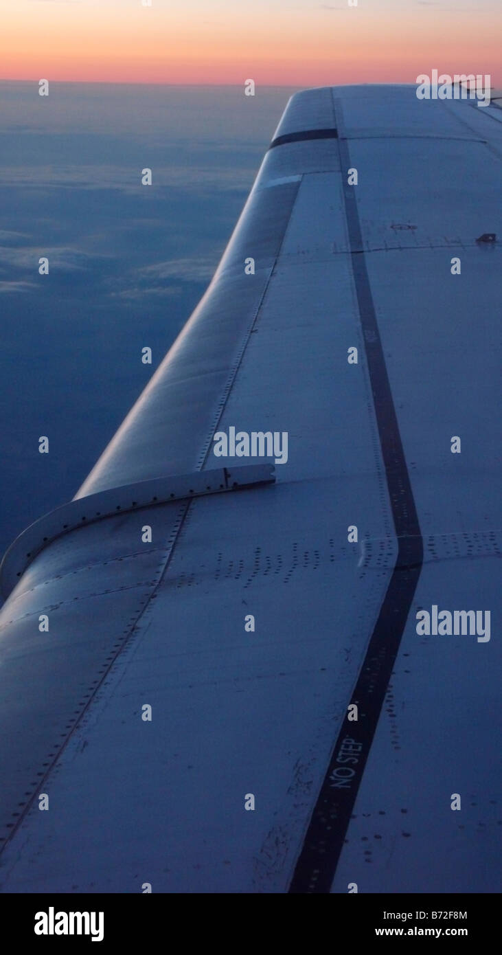 Wing flying aircraft hi-res stock photography and images - Alamy