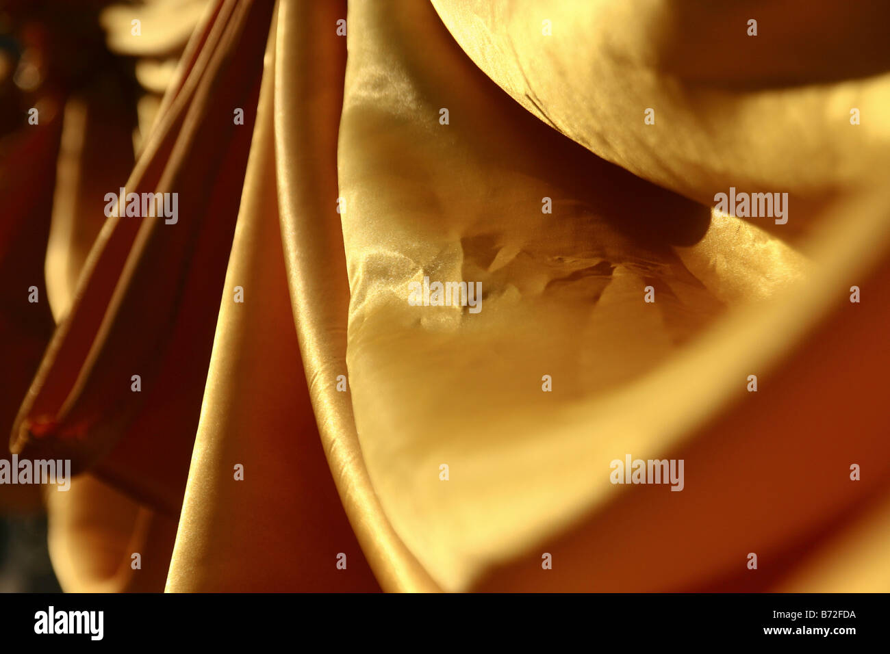 Yellow silk fabric hi-res stock photography and images - Alamy