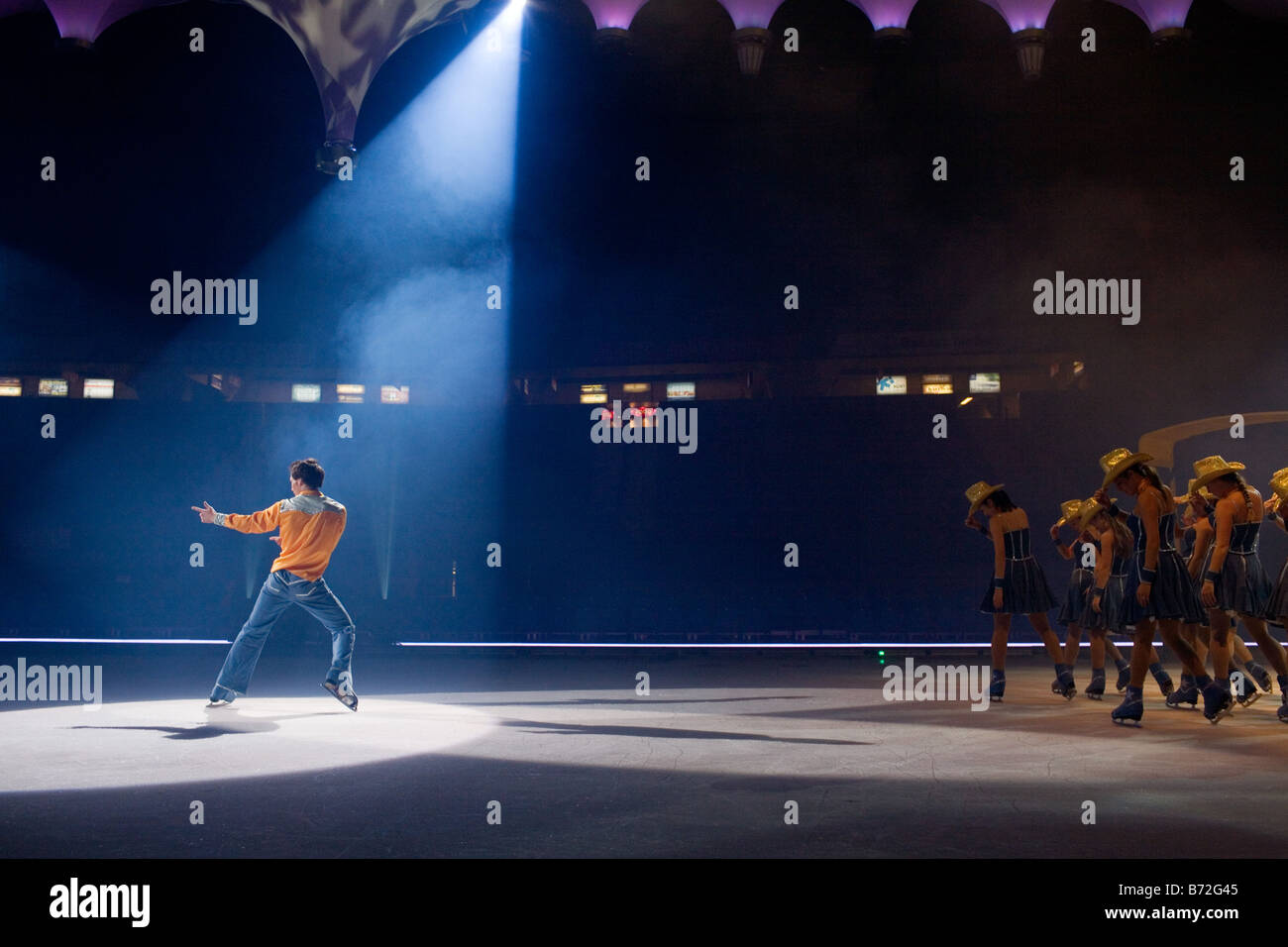 20 year old American skater Robert Dierking under the spotlight Stock ...