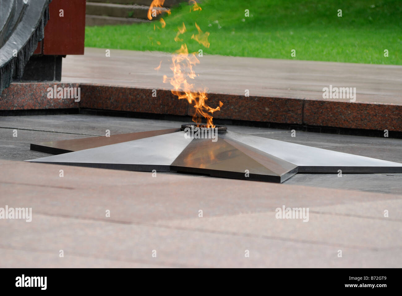 Eternal flame tomb unknown soldier hi-res stock photography and images ...