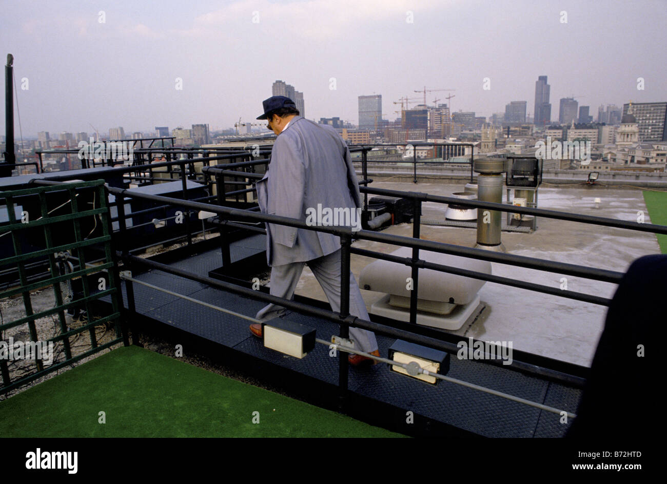 Rooftop helipad walking railing hi-res stock photography and images - Alamy