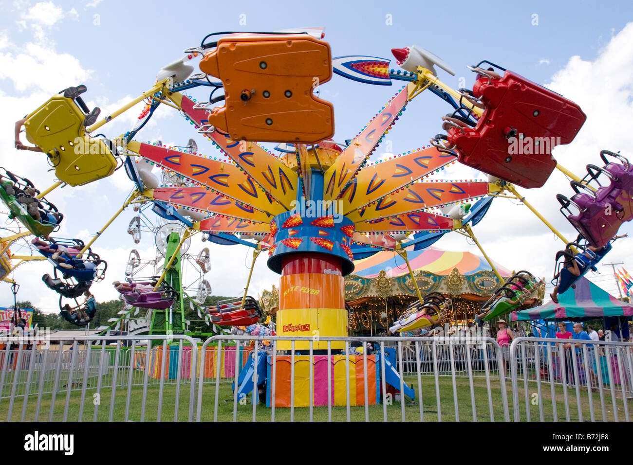 People on carnival rides hi-res stock photography and images - Alamy