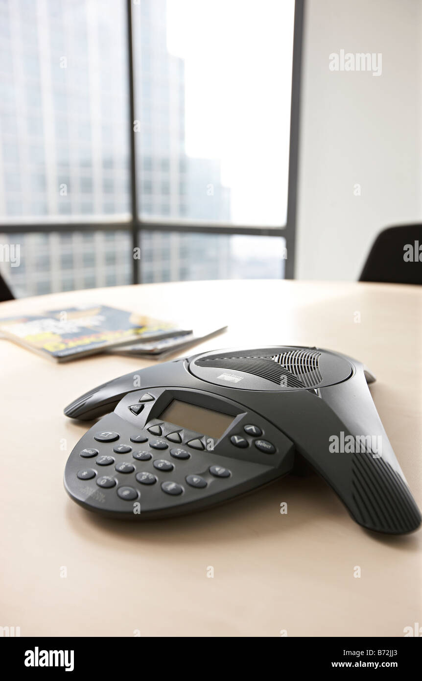 Canary wharf office desk hi-res stock photography and images - Alamy