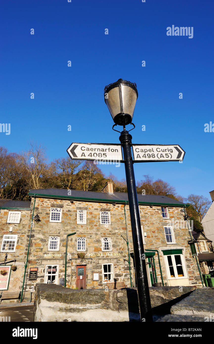 Caernarfon tourist information sign hi-res stock photography and images ...