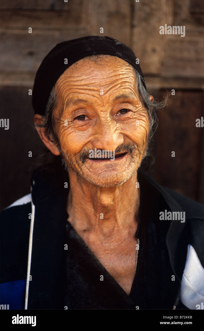 Hmong old man hi-res stock photography and images - Alamy