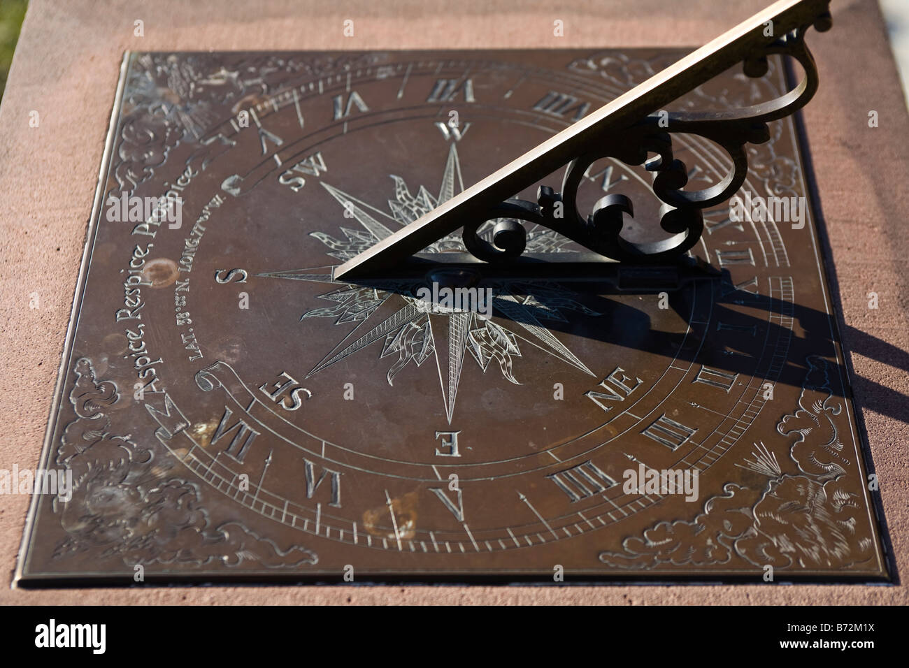 Detail of sundial hi-res stock photography and images - Alamy