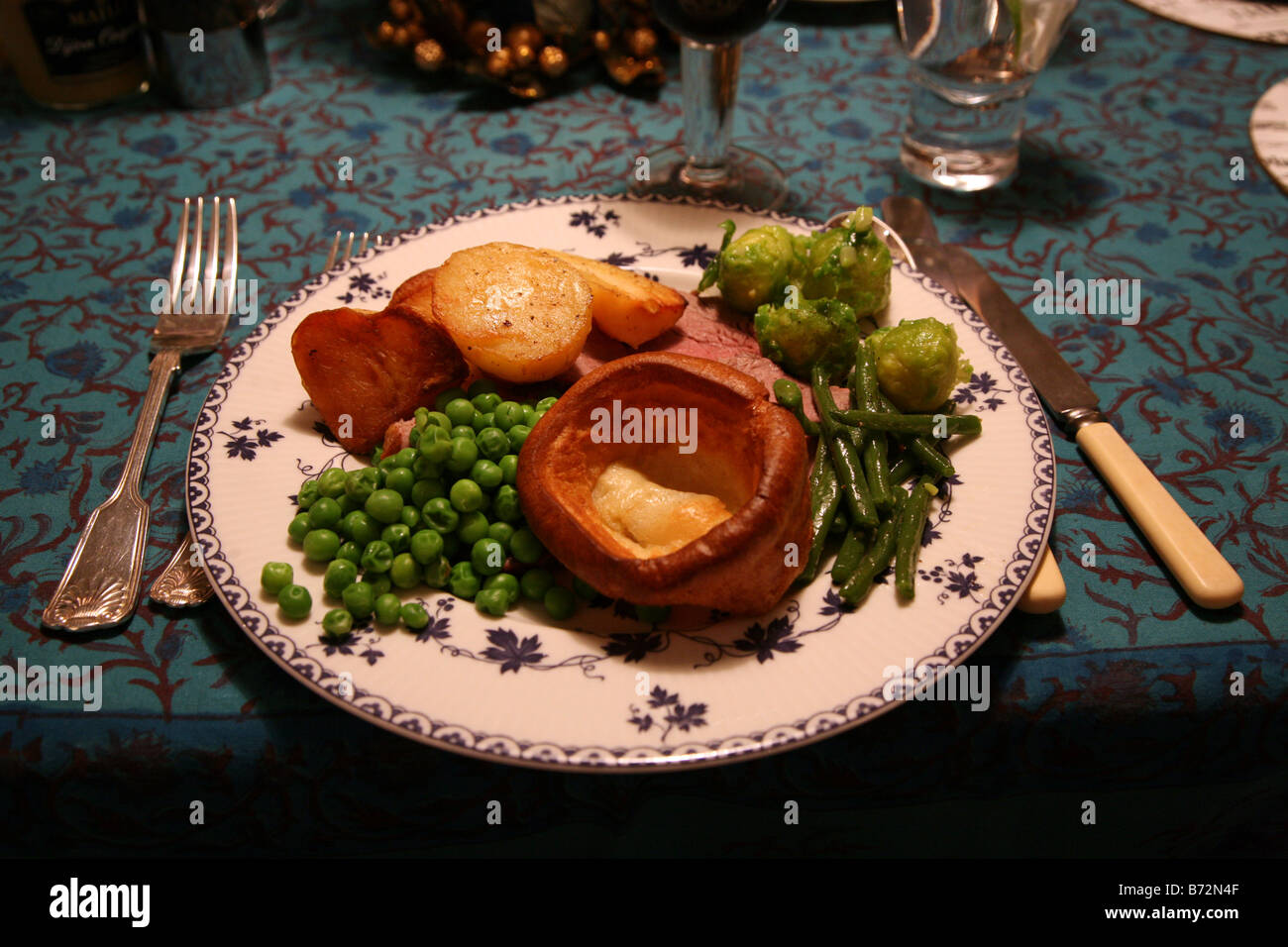 Roast Beef and Yorkshire Pudding Stock Photo - Alamy