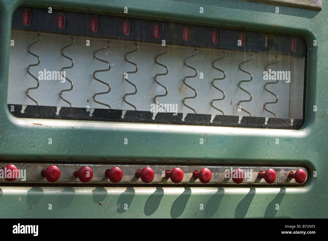 Historic cigarette vending machine hi-res stock photography and images ...