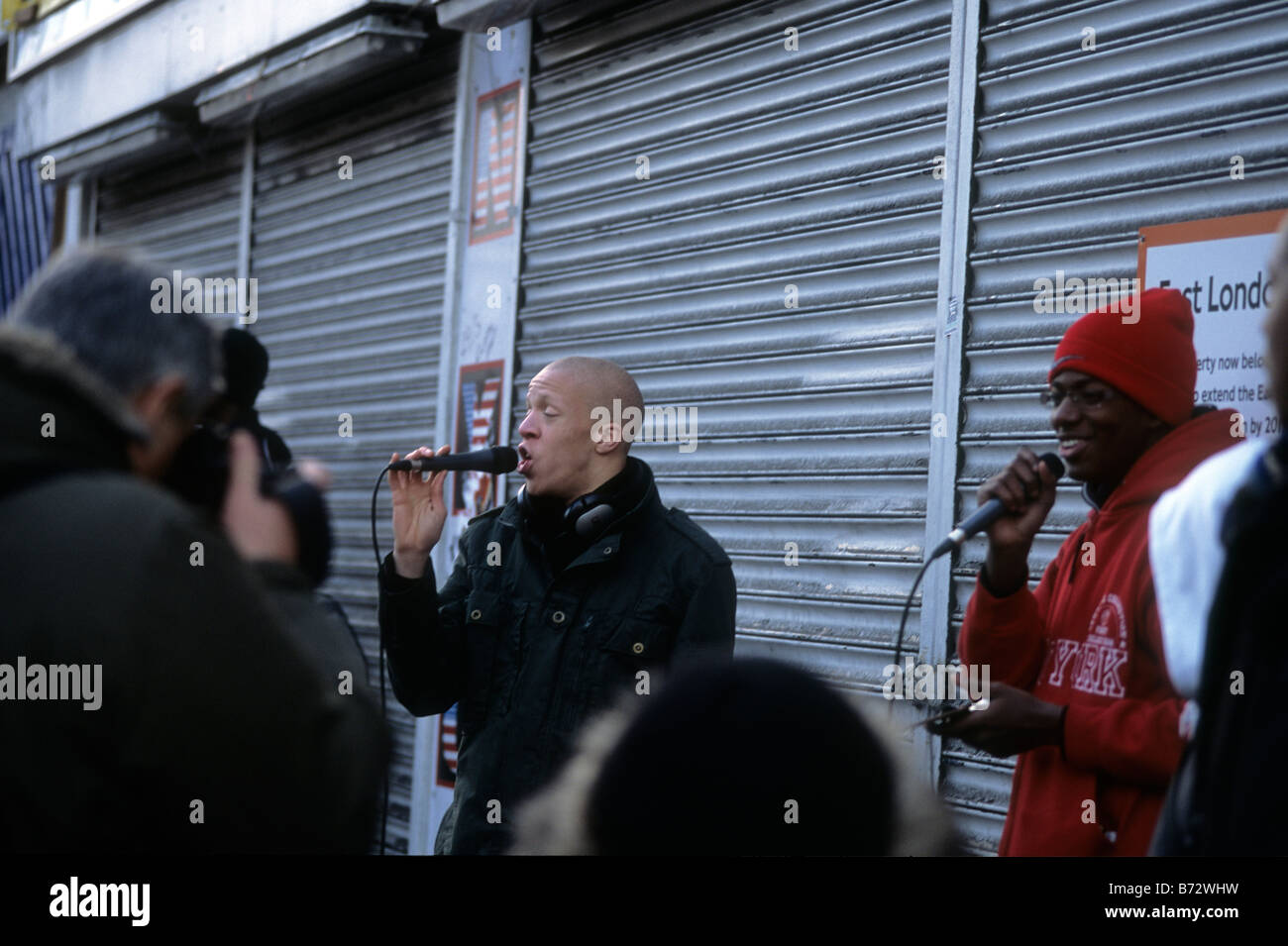 Rapping hi-res stock photography and images - Alamy