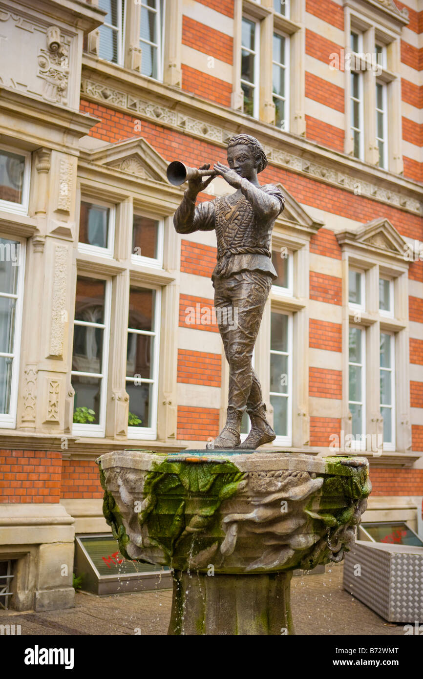 Pied Piper Statue Hamelin Germany Stock Photo - Alamy
