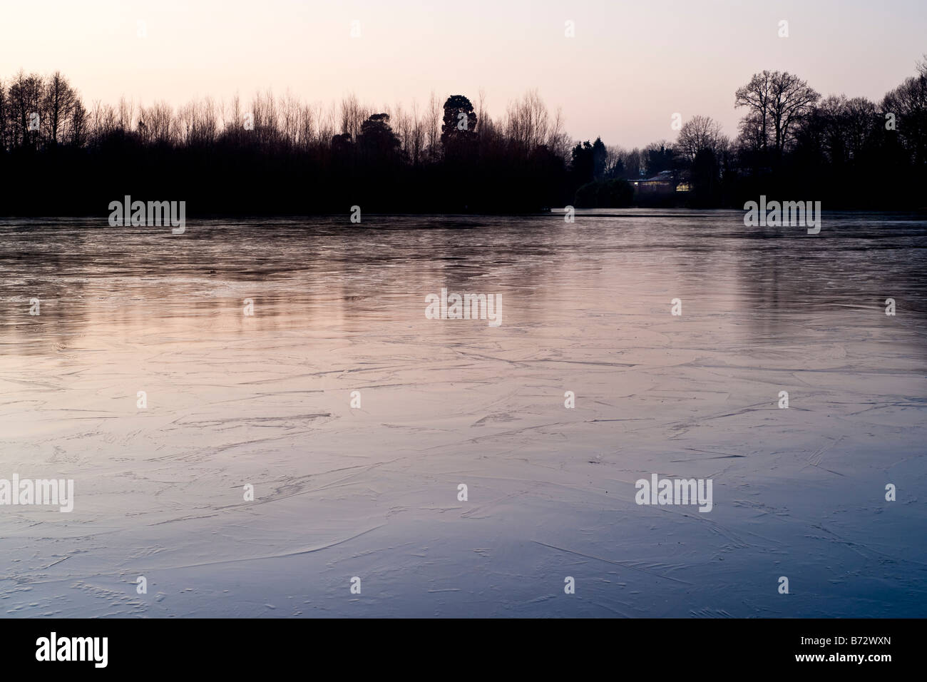 Iced lake hi-res stock photography and images - Alamy