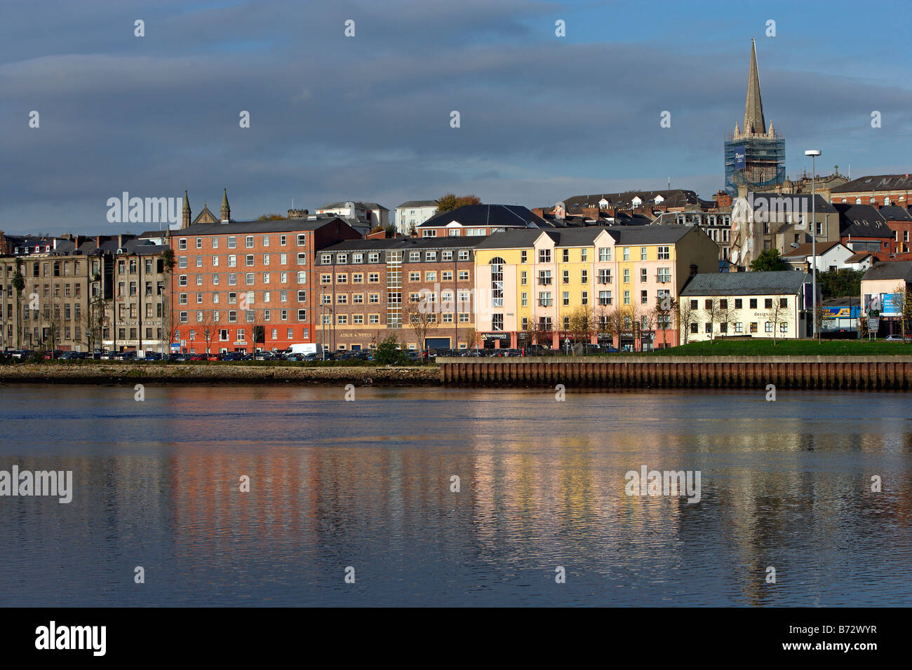 Derry river foyle co derry ireland hi-res stock photography and images ...