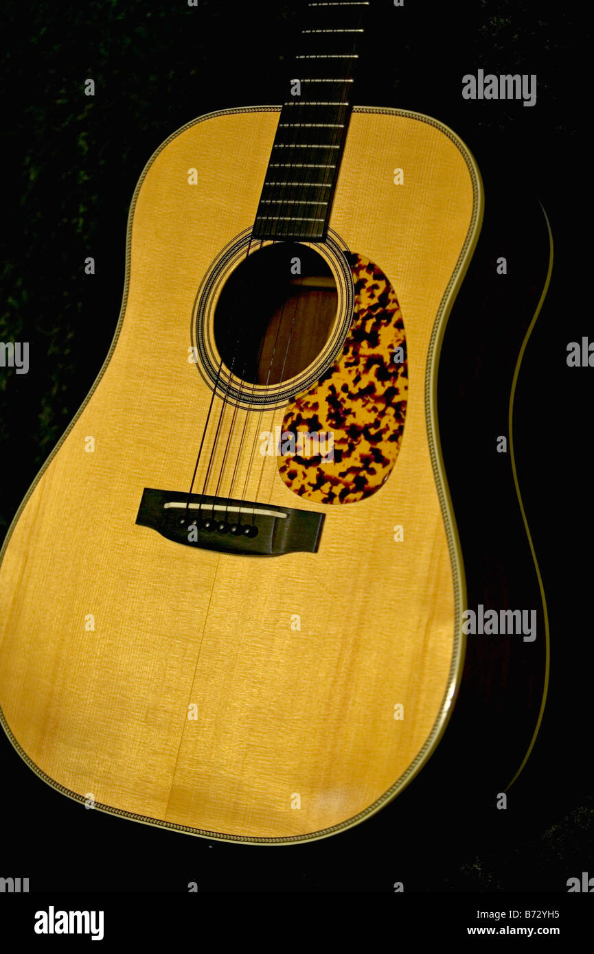 Folk guitar hi-res stock photography and images - Alamy