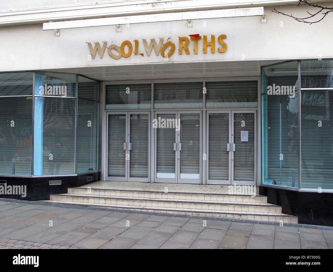Woolworths Store closed down Stock Photo - Alamy