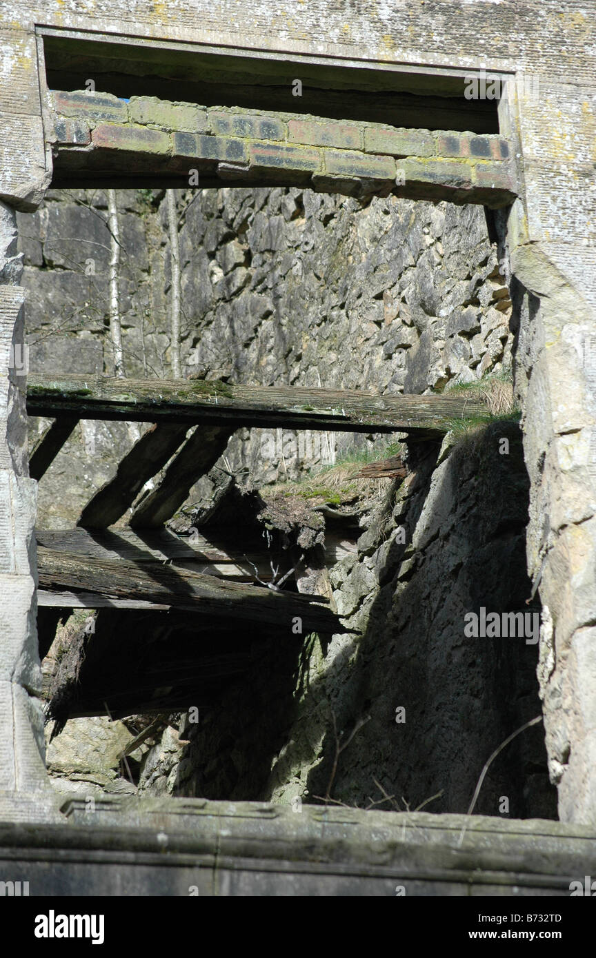 House ruins after a fire Stock Photo - Alamy