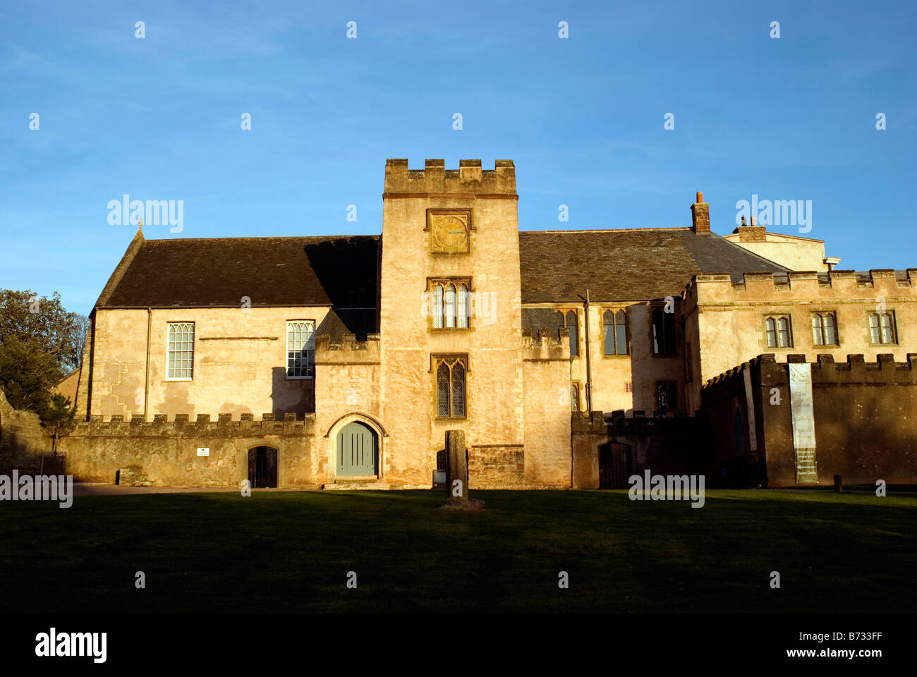 Torre Abbey is the oldest building in Torquay. It has a story spanning ...