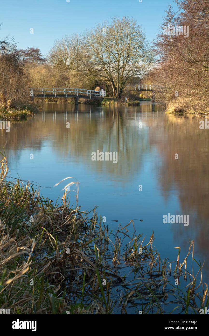 Reading river kennet lock hi-res stock photography and images - Alamy