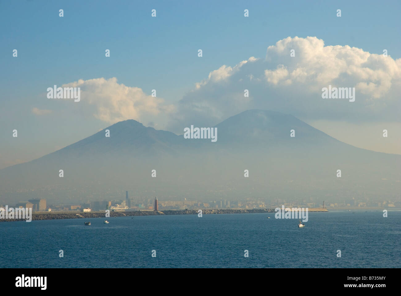 Mount vesuvius hi-res stock photography and images - Alamy