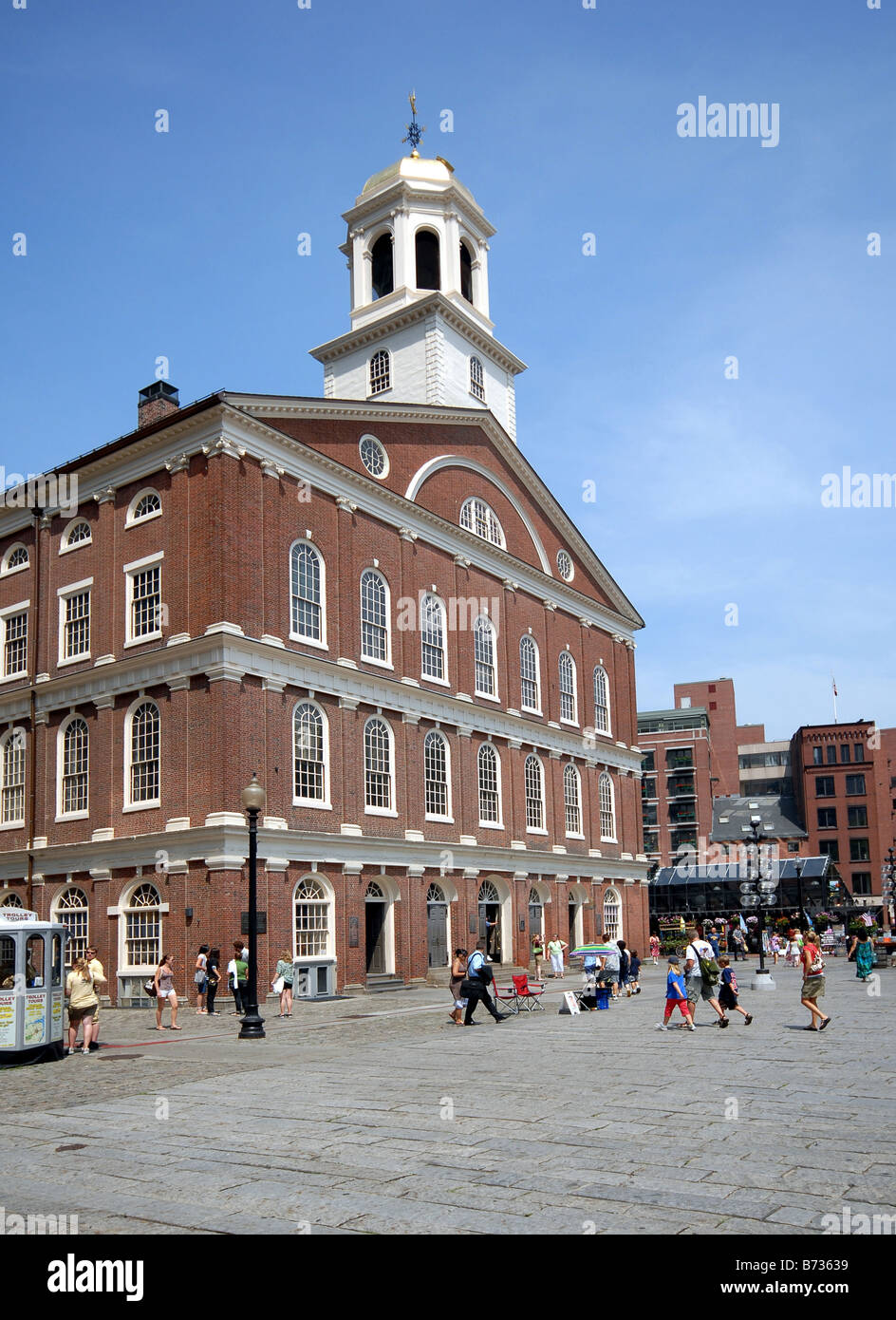 Faneuil hall hi-res stock photography and images - Alamy
