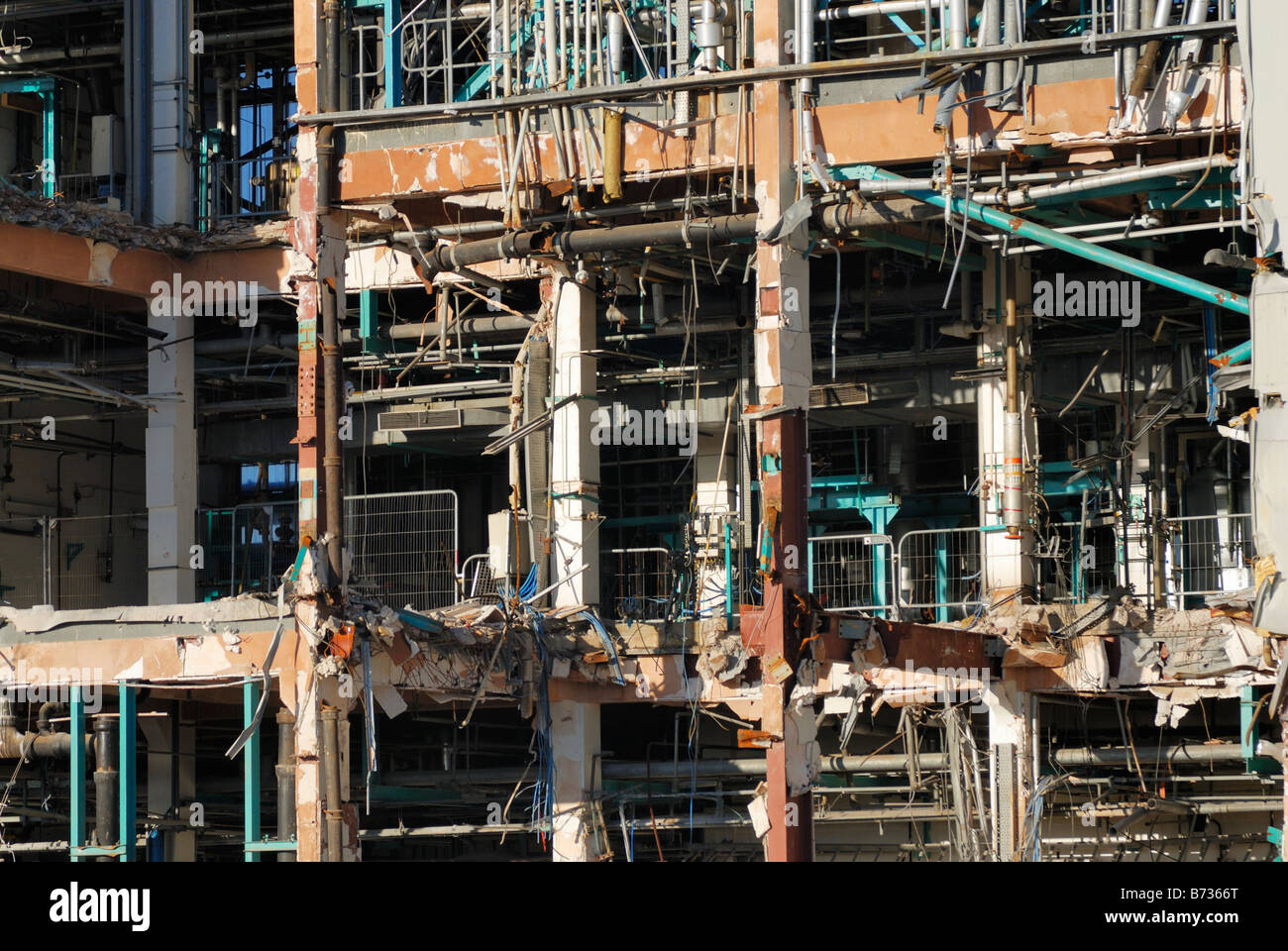 Chemical plant being dismantled and demolished in Widnes, Cheshire ...