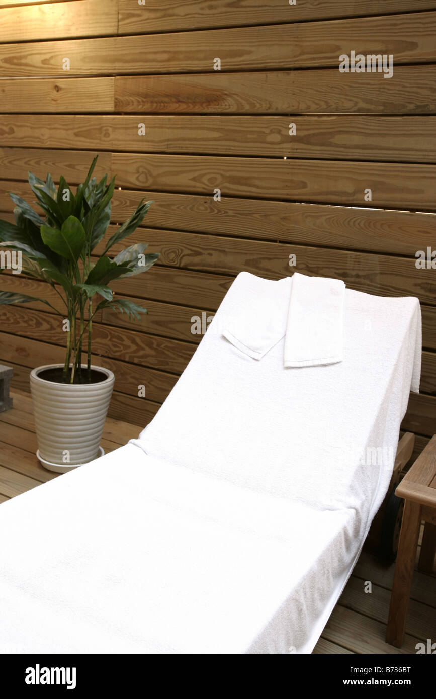 SPA Couch Pot plant Stock Photo - Alamy