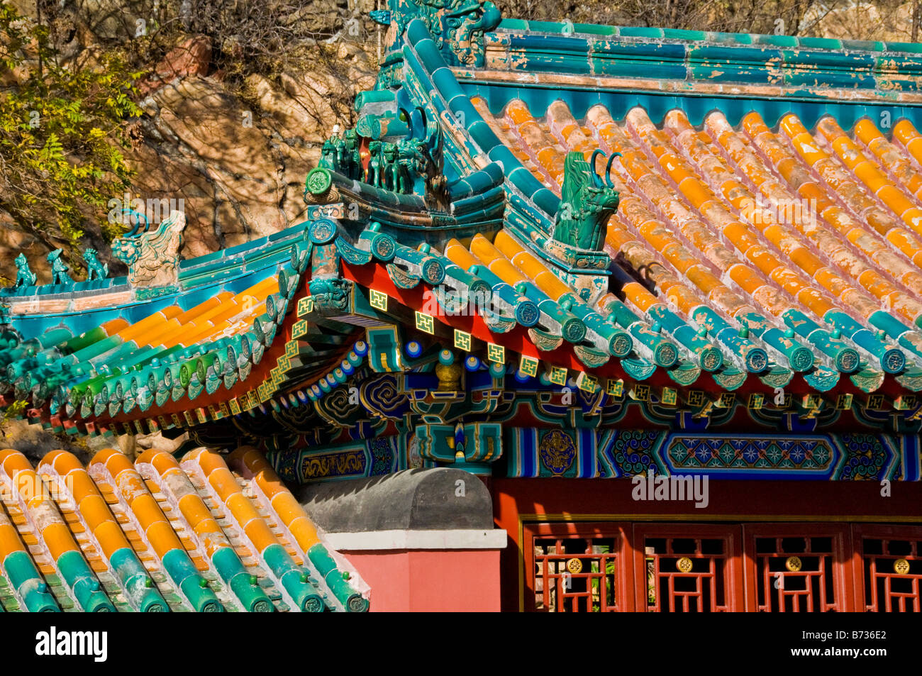 Roof detail summer palace beijing hi-res stock photography and images ...
