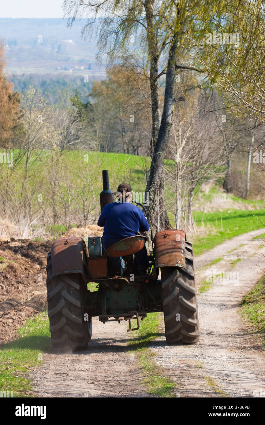 How to drive a old tractor hi-res stock photography and images - Alamy