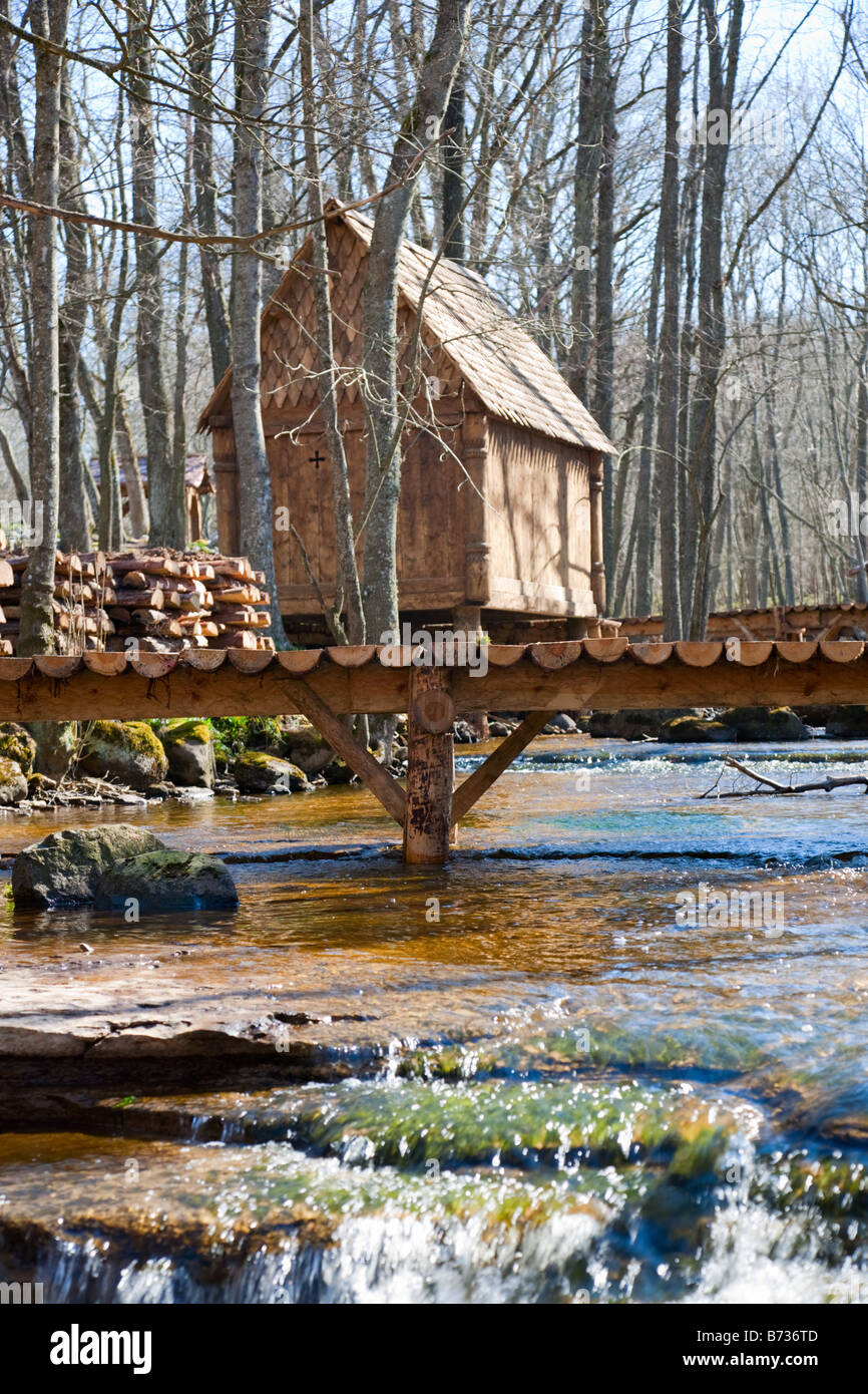 Ancient wooden house bridge hi-res stock photography and images - Alamy